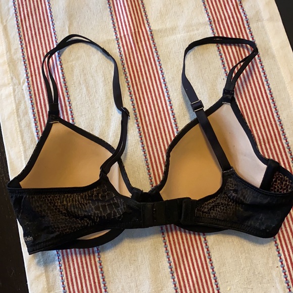 Calvin Klein | Intimates & Sleepwear | Calvin Klein 32b Underwire Bra ...